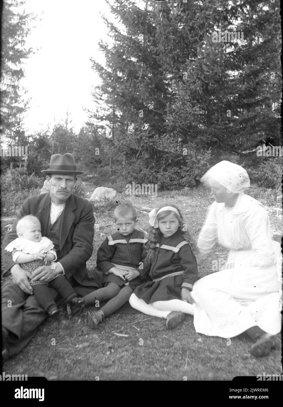 Unknown family. Okänd familj Stock Photo - Alamy