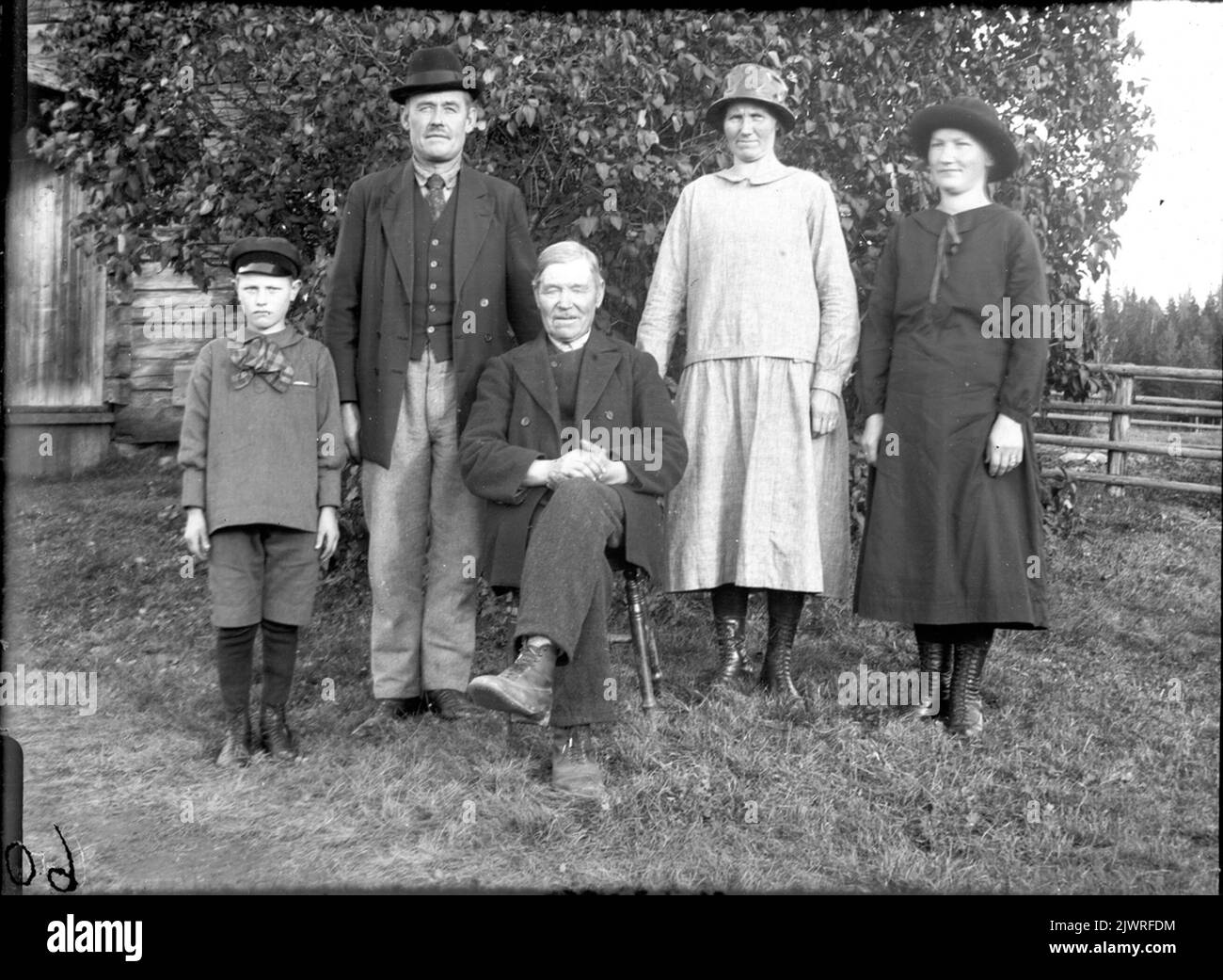 Static people Black and White Stock Photos & Images - Alamy