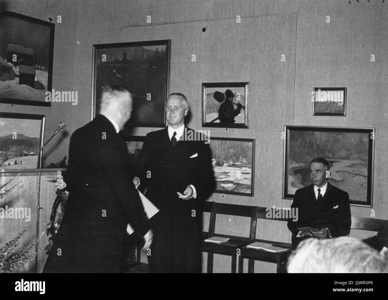 Mayor Nils Berlin receives tributes on behalf of the Gävle Museum at ...