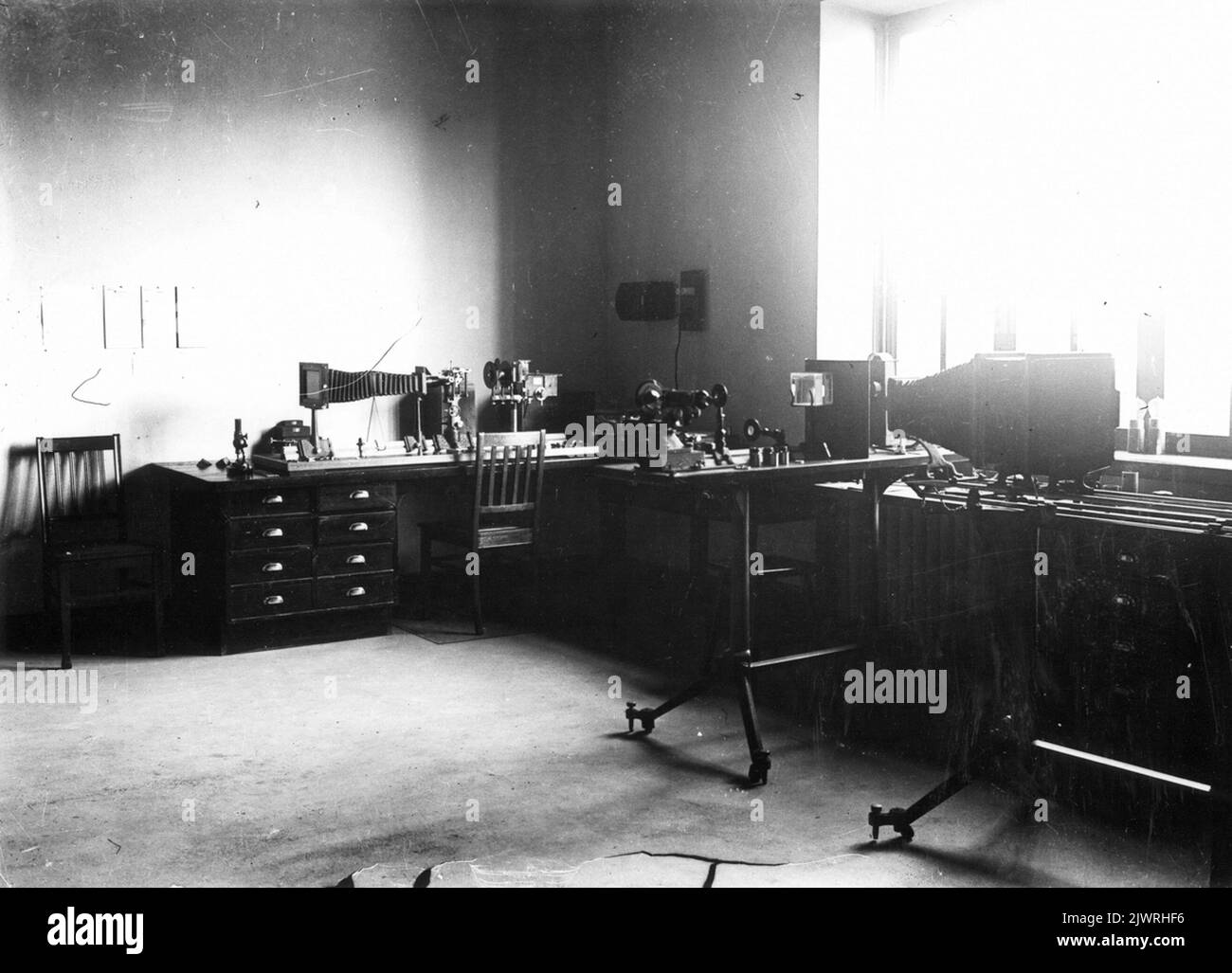 Interior from the laboratory, the microscope room. Interiör från ...