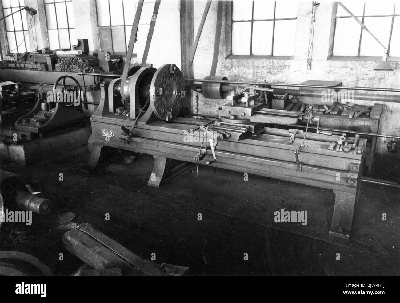 Old lathe in the mechanical workshop. Photo in May 1960. Gammal svarv i ...