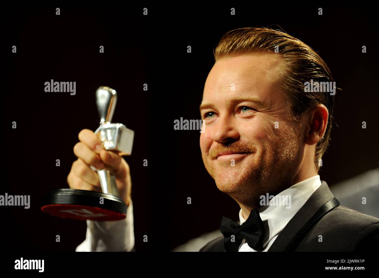 Anthony Hayes with his Most Outstanding Actor award at the 2013 Logie ...