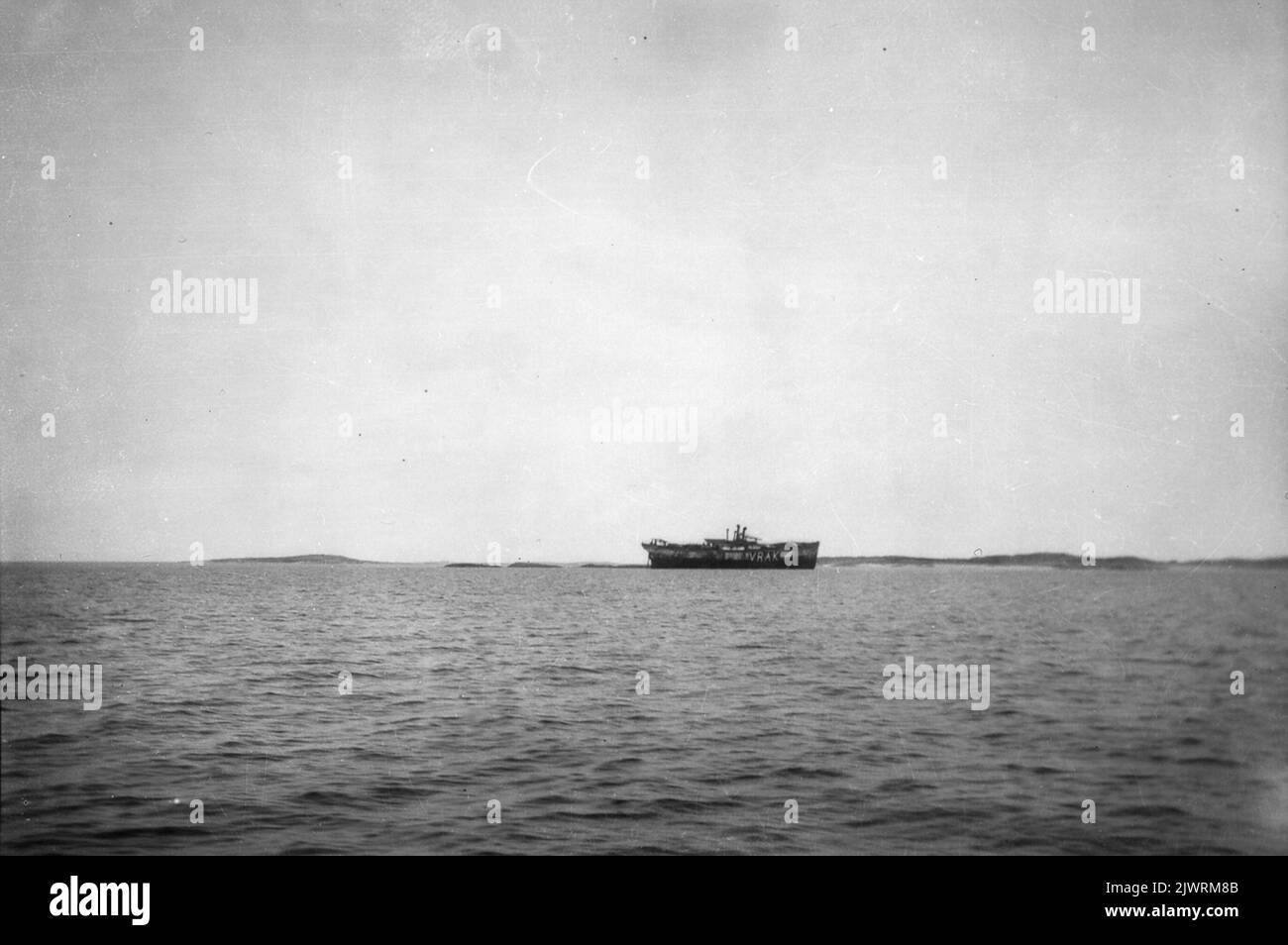 Ocean shipwreck Black and White Stock Photos & Images - Alamy