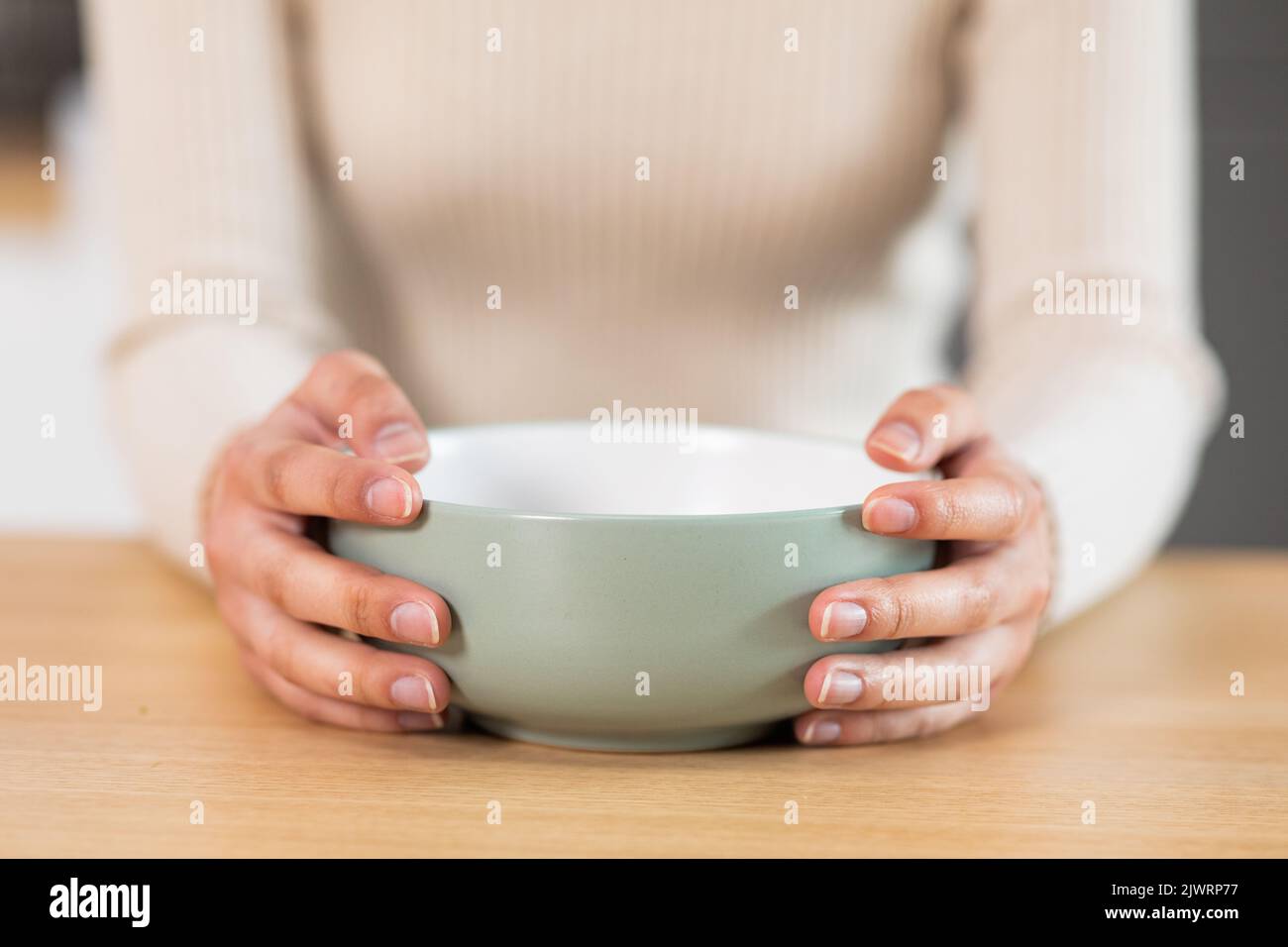 Empty plate poor hi-res stock photography and images - Alamy