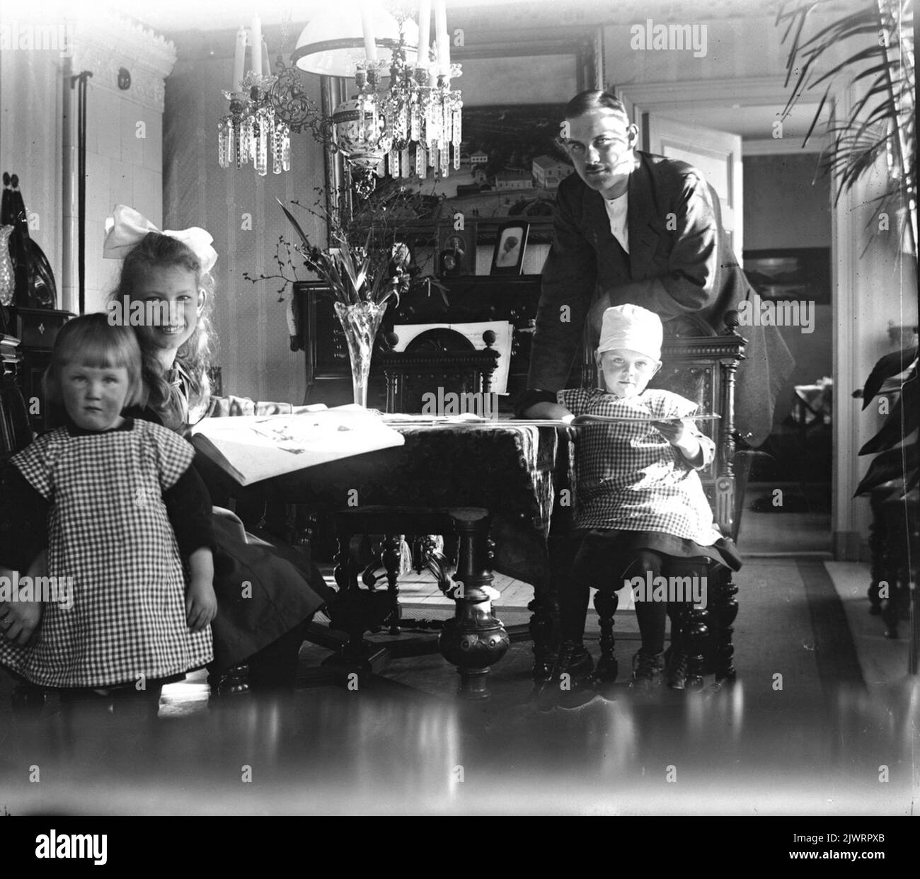 At home with grandmother Anna Larsdotter Olsson on 3rd Tvärgatan 15 ...