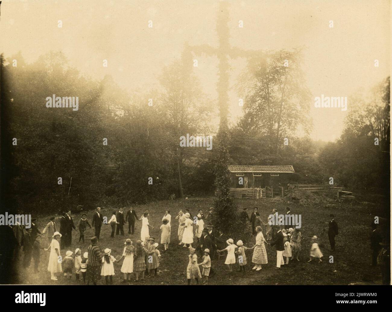 Midsommardans hi-res stock photography and images - Alamy