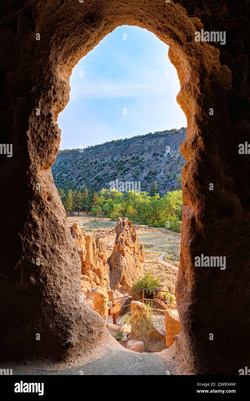 Native american cave wall hi-res stock photography and images - Alamy