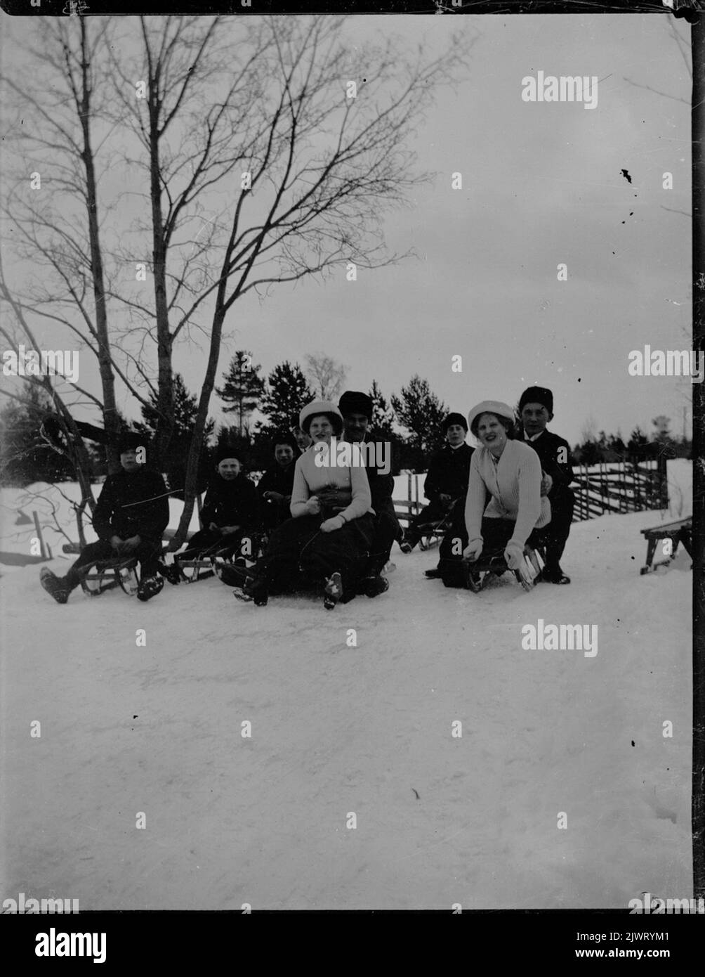 Wheel withdrawal, Elna Brundin's sisters. Kälkutfärd, Elna Brundins ...