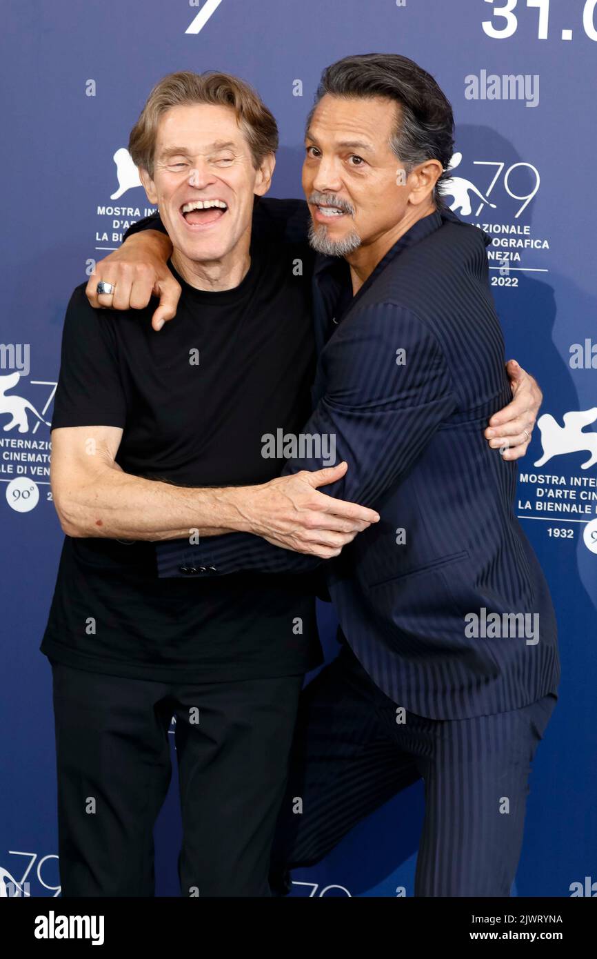 Willem dafoe and benjamin bratt hi-res stock photography and images - Alamy
