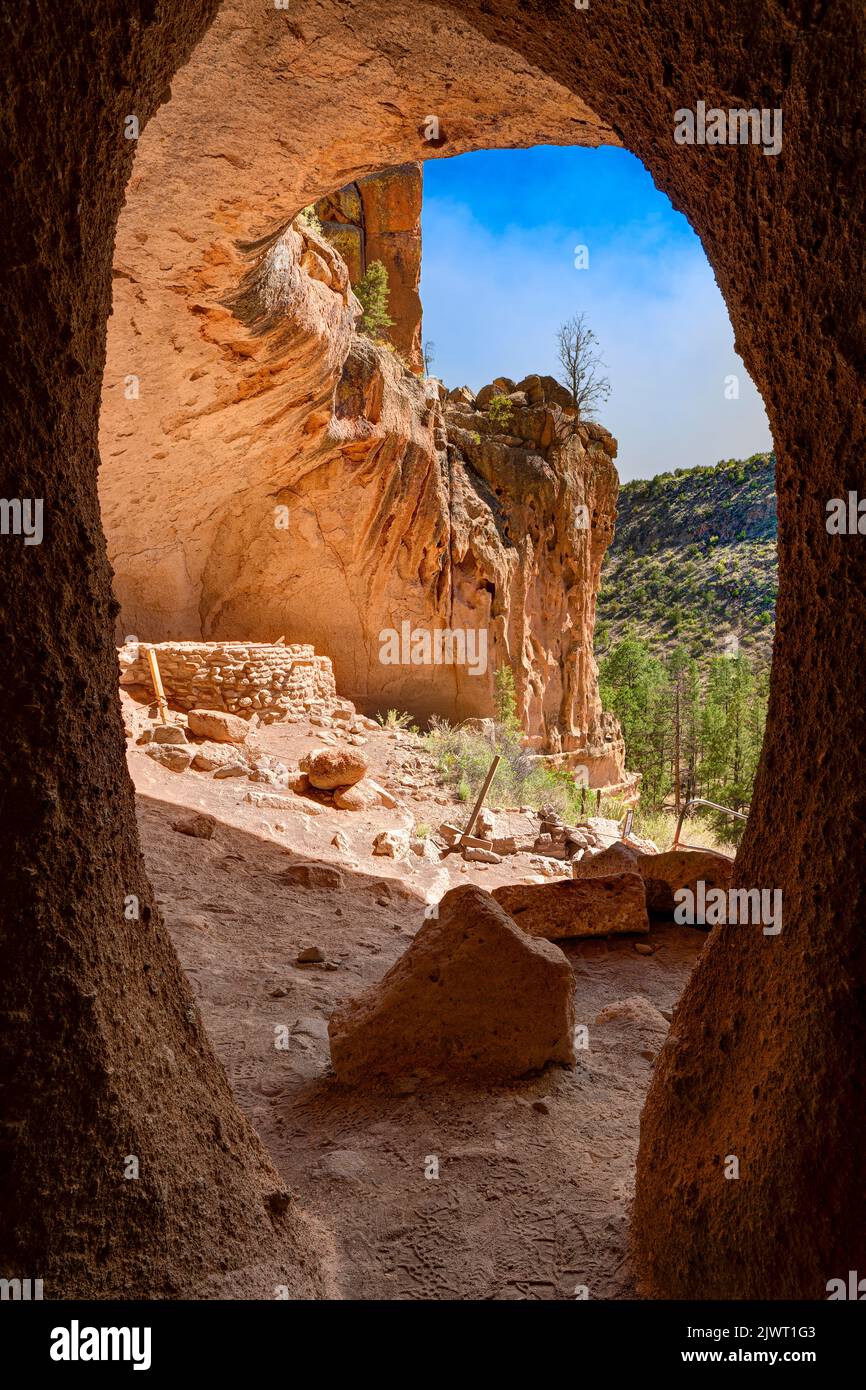 View from Alcove House Cave, Cliff Dwellings, Bandelier National ...