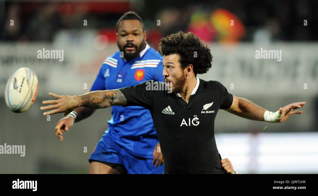 Rene Ranger offloads during the third test at the Yarrow Stadium, New ...