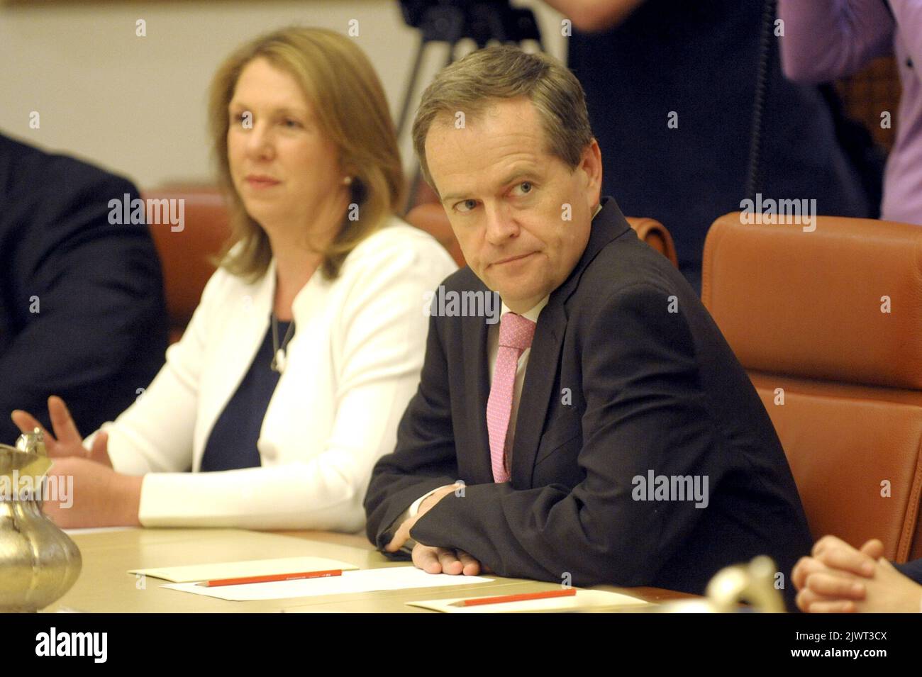 Cathy King and Bill Shorten during the first ministry meeting in ...
