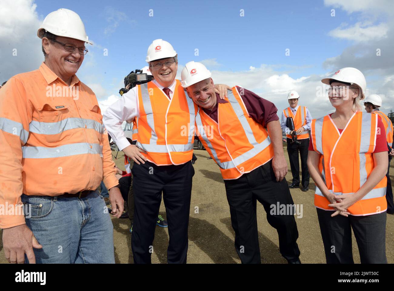 Prime Minister Kevin Rudd hugs ALP candidate for the seat of Flynn ...