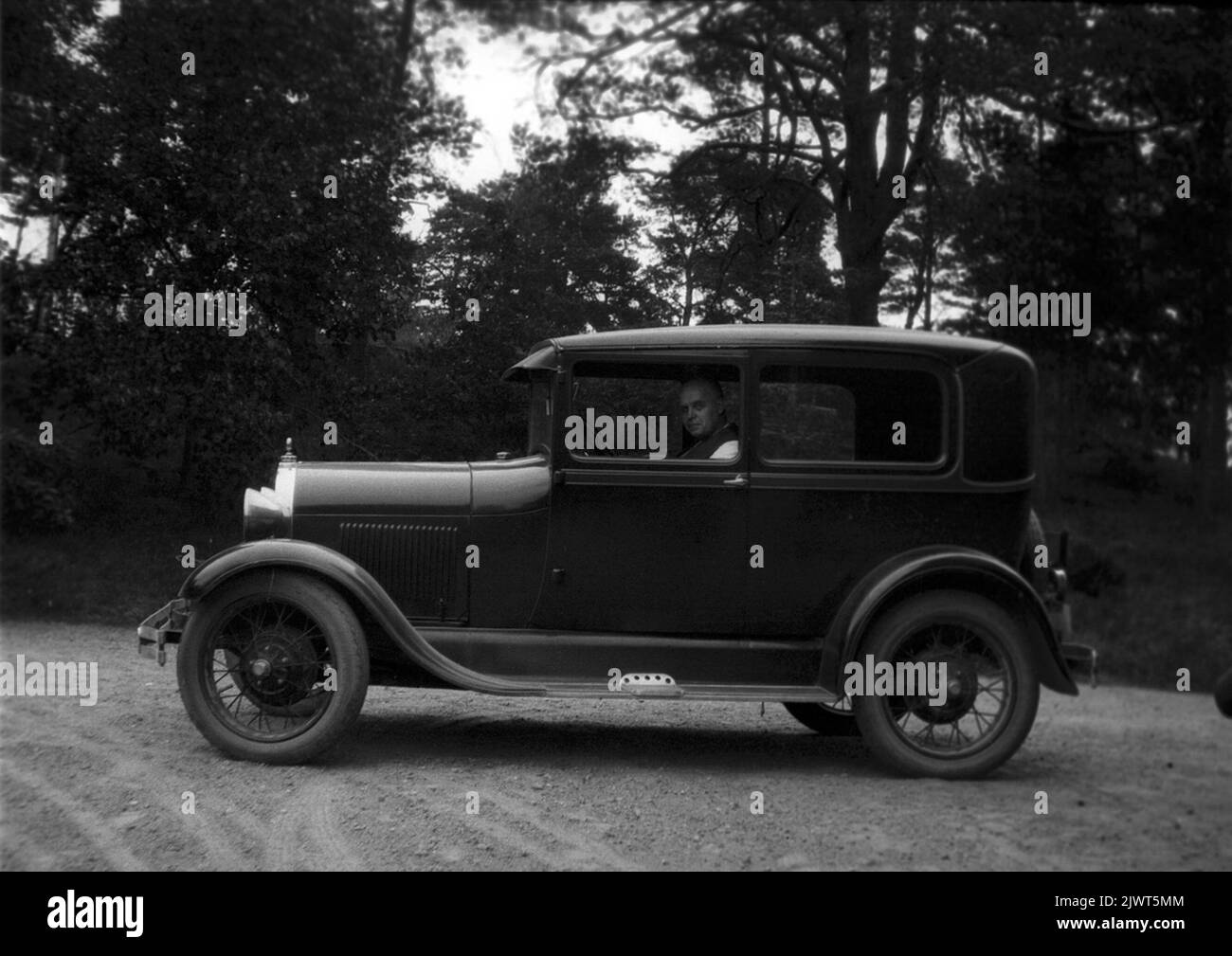 Carl Nordgren, who has bought a new car, a Ford. Carl Nordgren, som har ...
