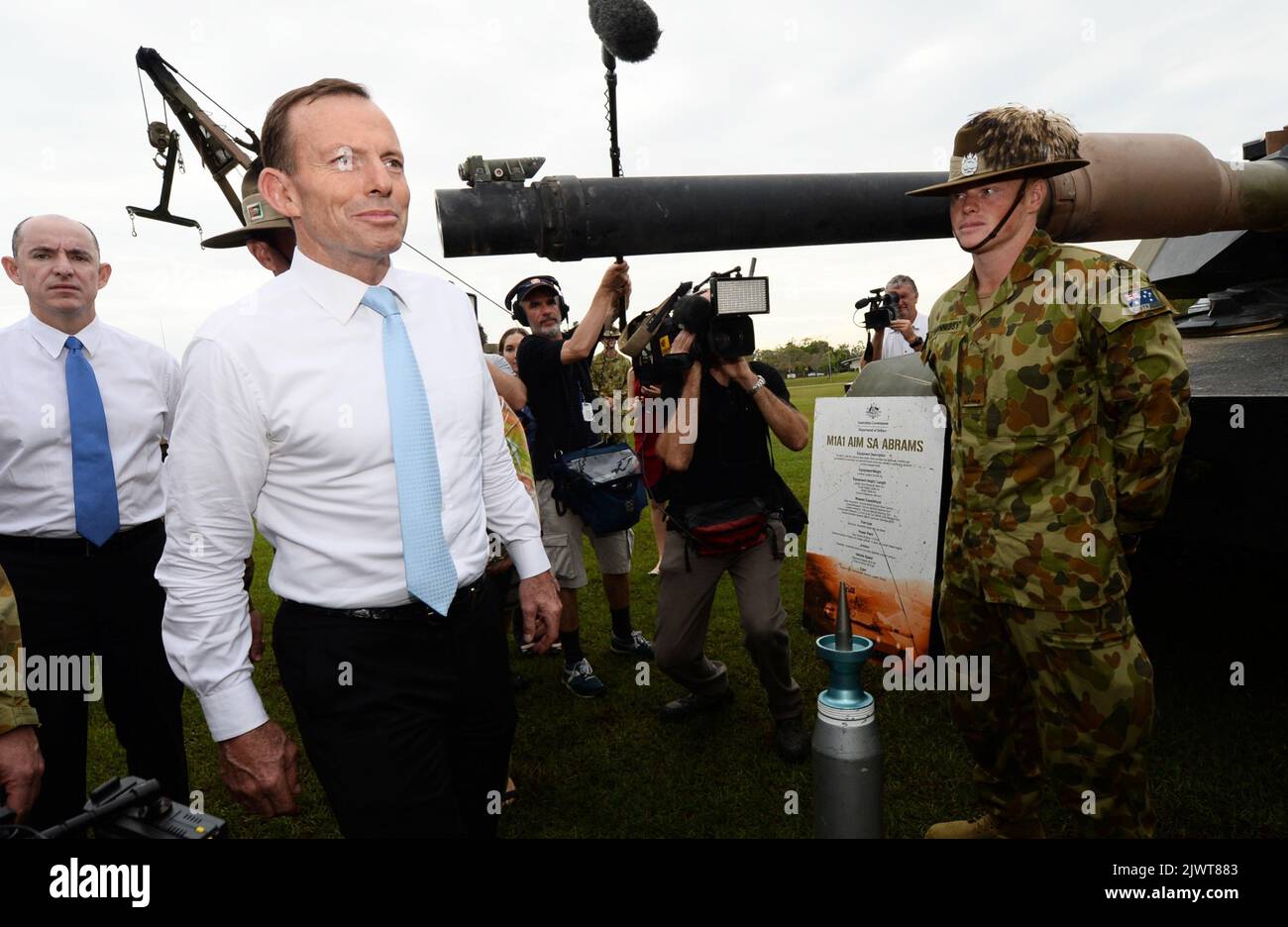 Tony Abbott speaks to army personnel at the Robertson barracks in ...