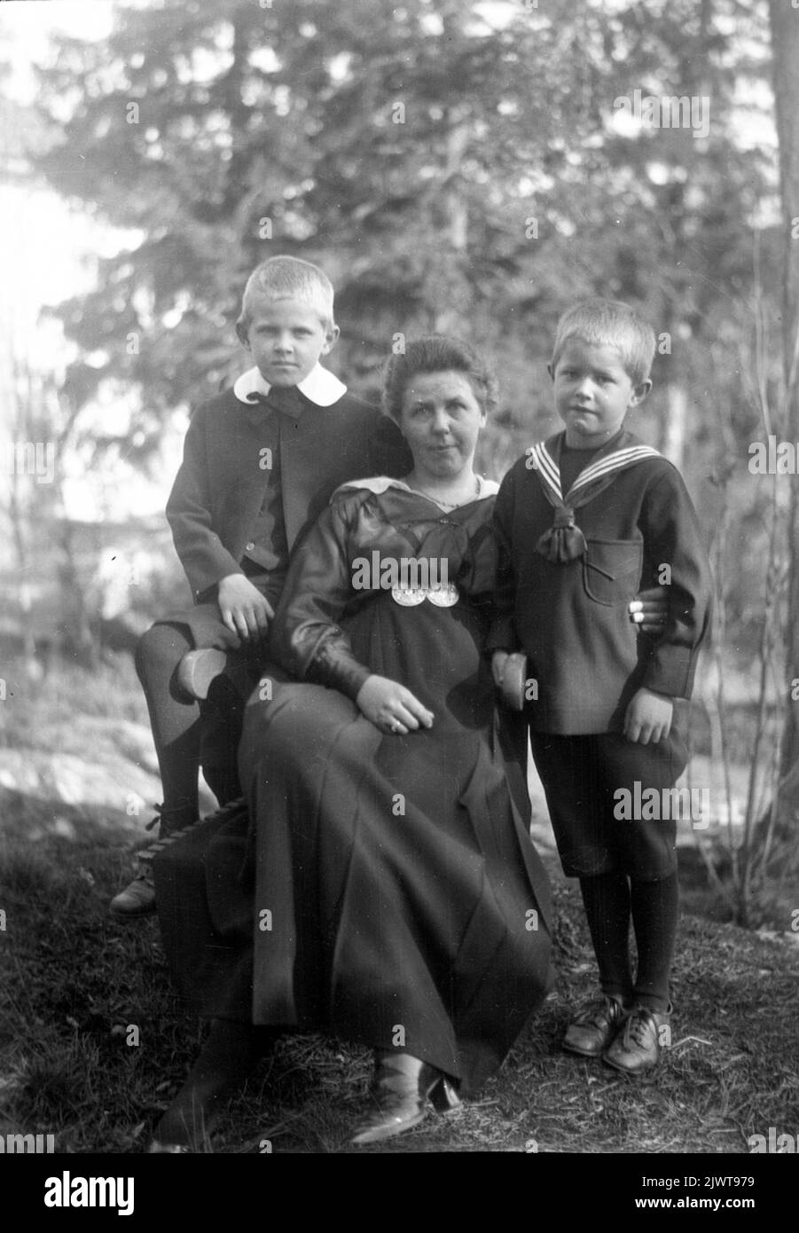 Wife of simon Black and White Stock Photos & Images - Alamy