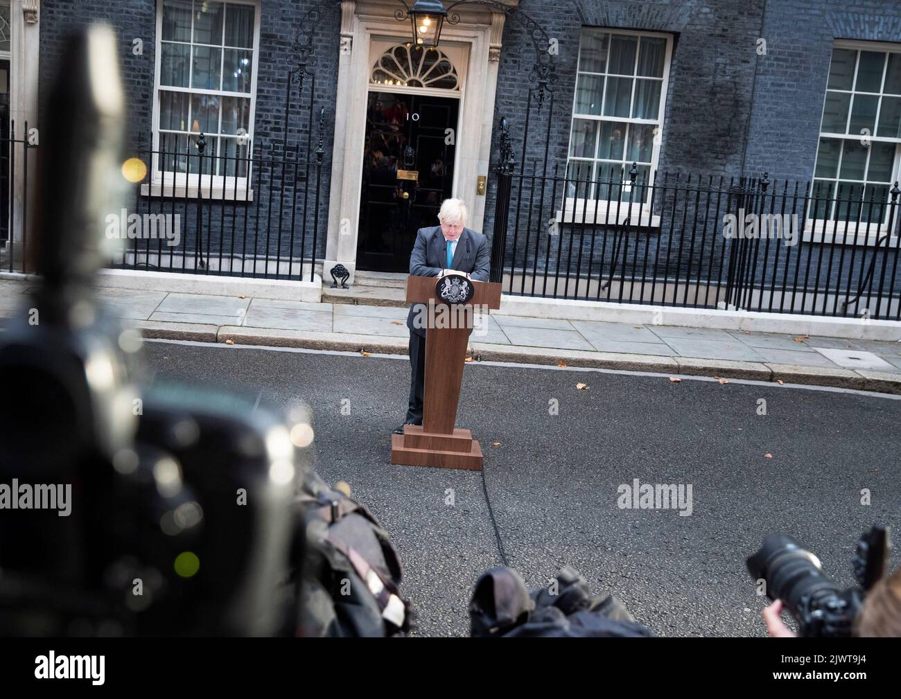 Boris Johnson makes his final speech at Number 10 Downing Street ...