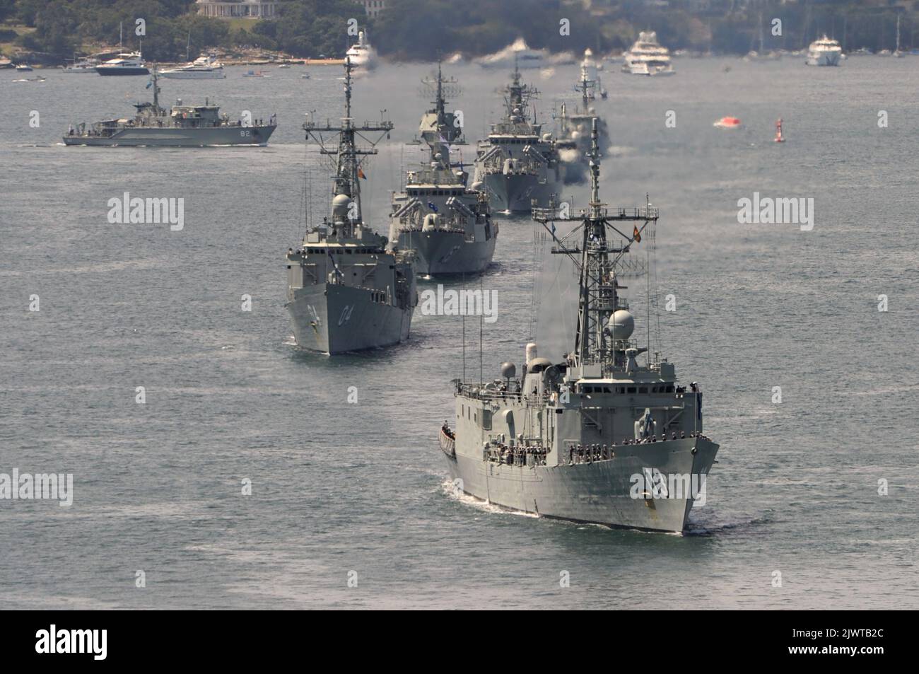 HMAS Sydney leads the Royal Australian Navy fleet through Sydney ...