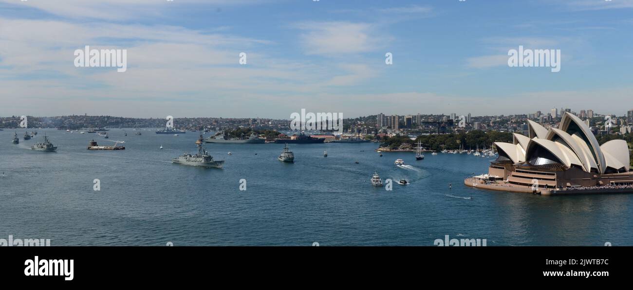 HMAS Sydney leads the Royal Australian Navy fleet through Sydney ...