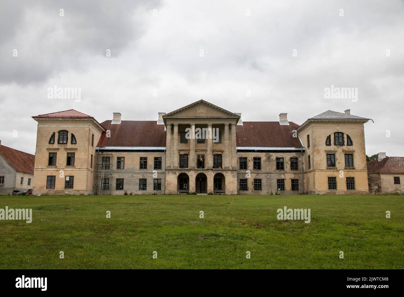 Old manor house hi-res stock photography and images - Alamy
