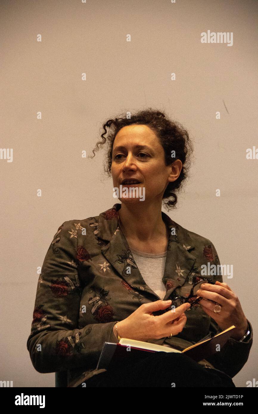 Emmanuelle Wargon is a French civil servant, politician and former ...