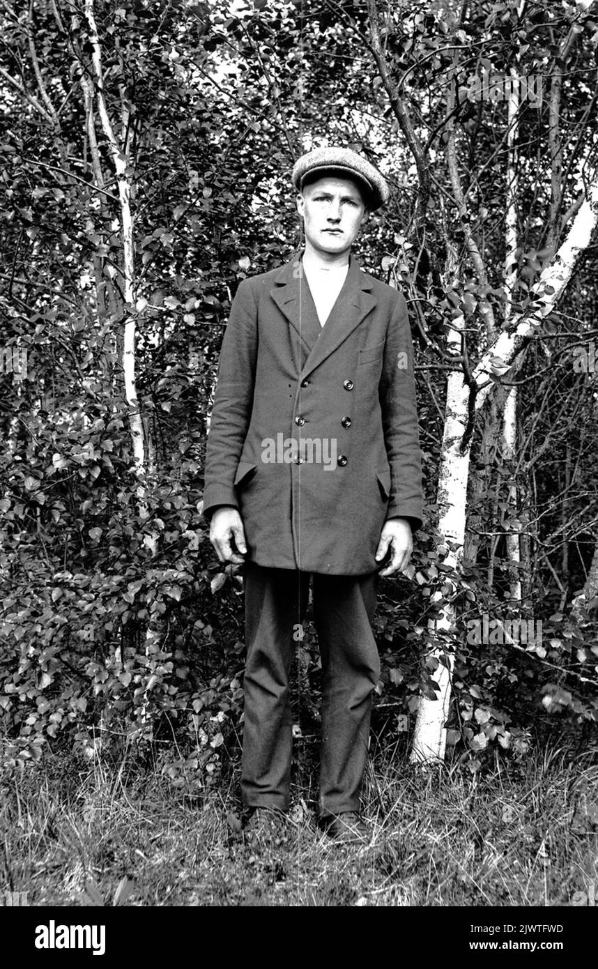 Brickworks worker Albert Fredlund in W. Hästbo Tegelbruksarbetaren ...