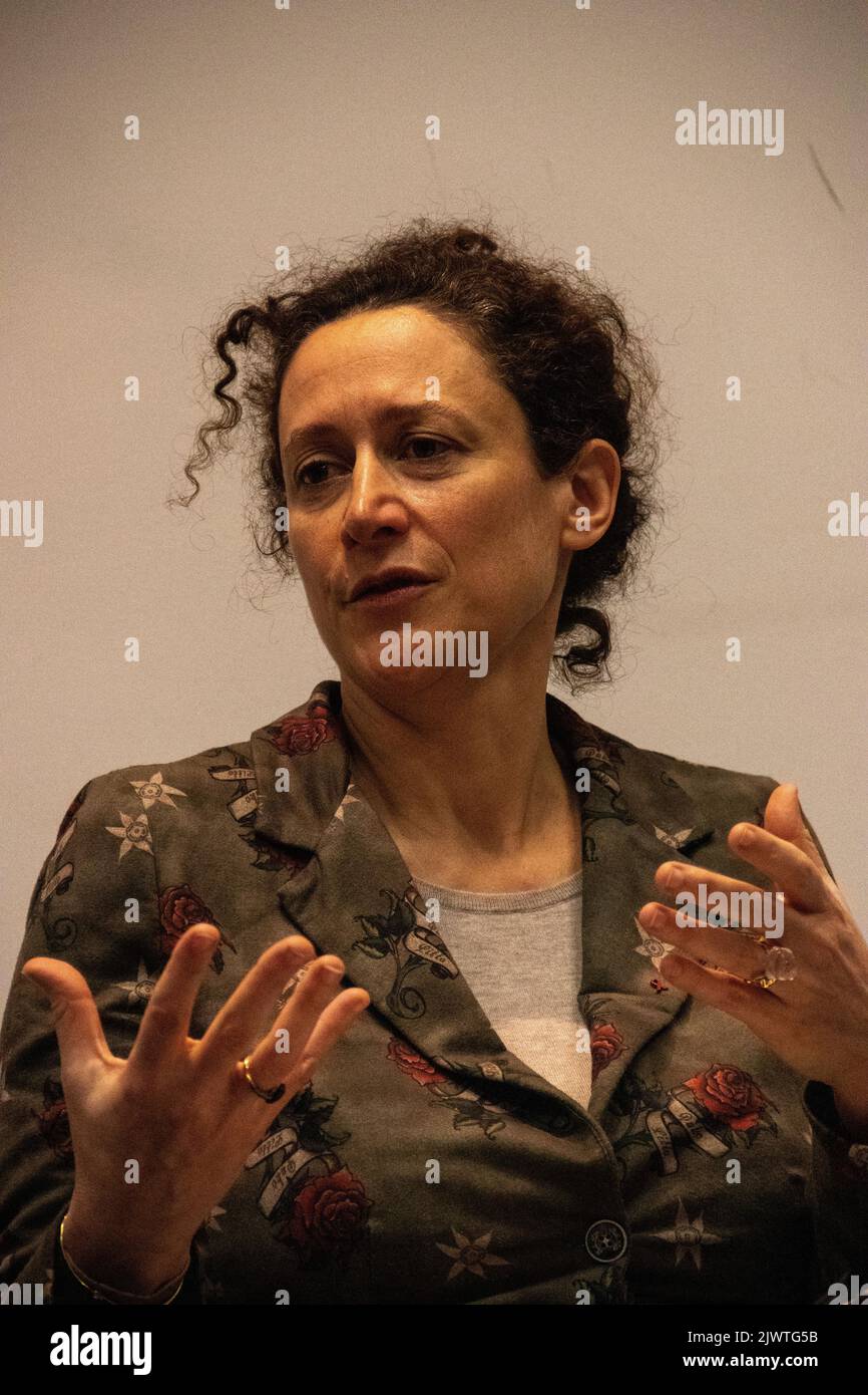 Emmanuelle Wargon is a French civil servant, politician and former ...