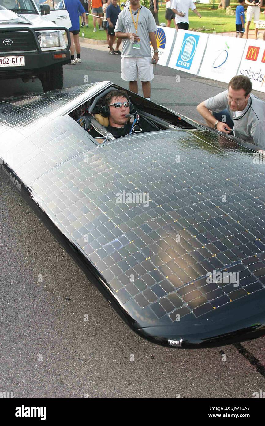 Hidden Valley Race Track, Darwin. The start of the 2003 World Solar ...