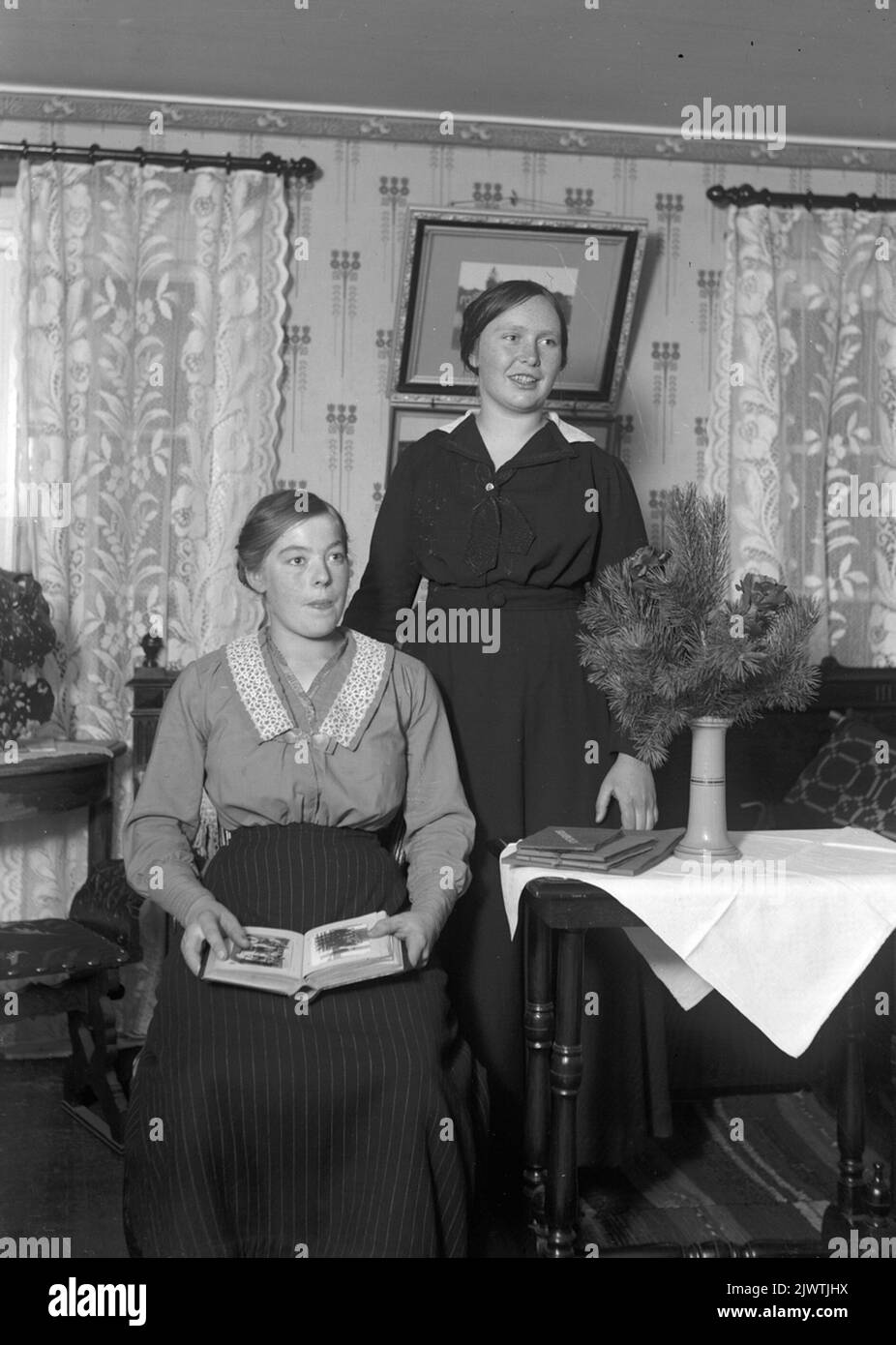 Standing Josef Eriksson's sister Betty, "Erik-Lars", Wästra Hästbo ...