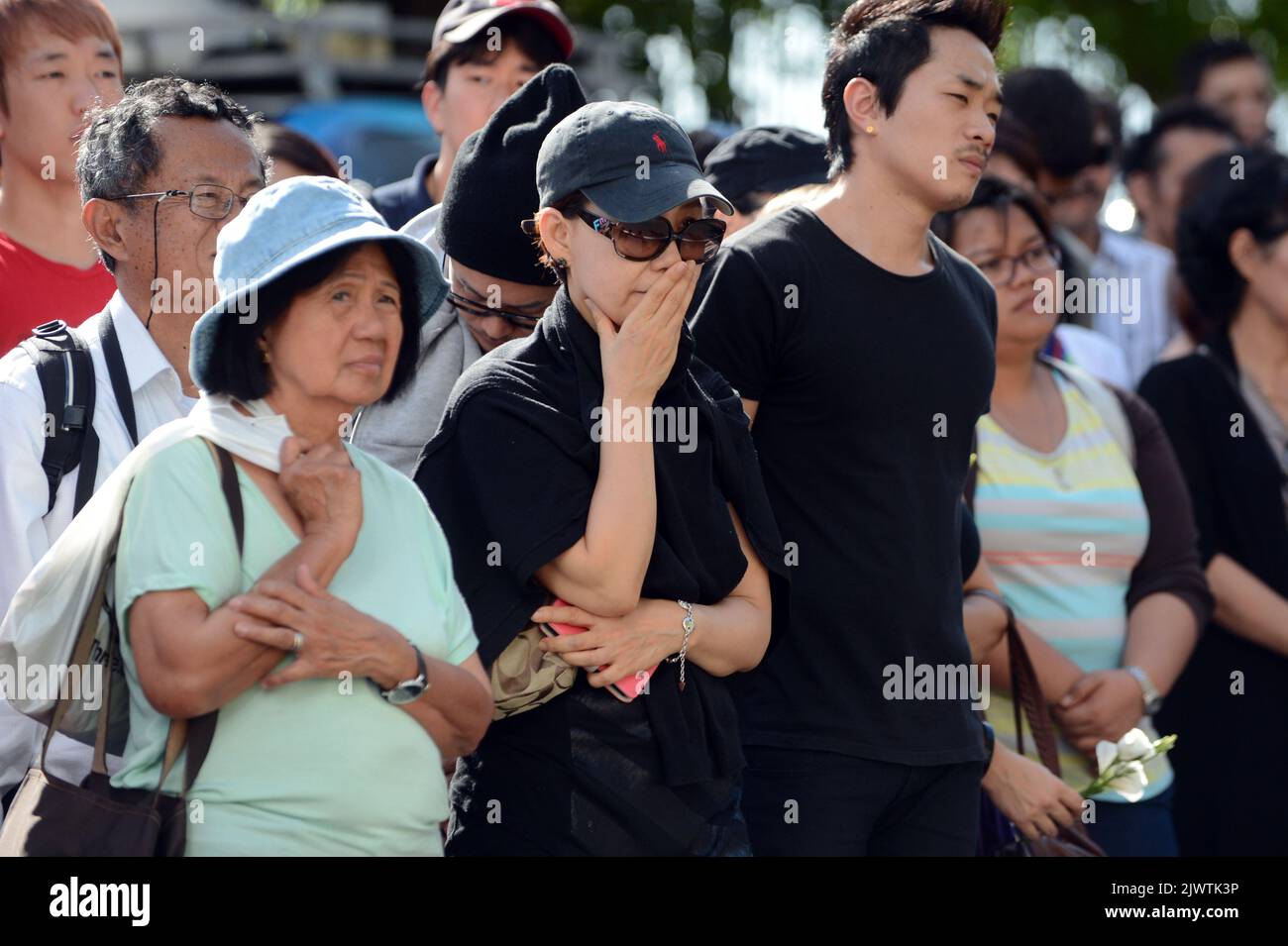Mourners react during a memorial service for South Korean woman Eunji ...