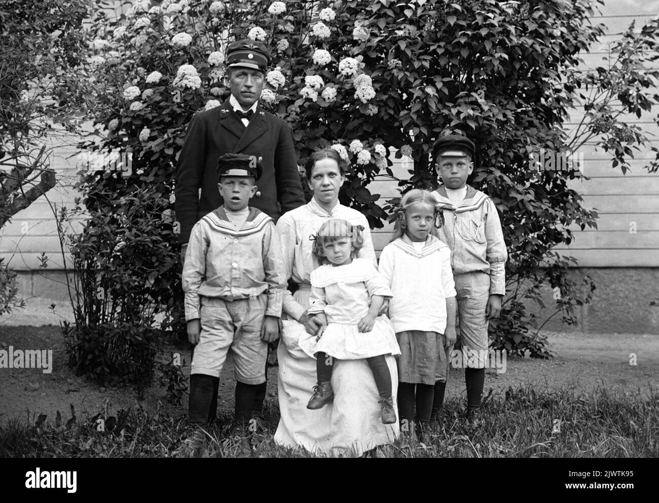 The Bäckström family. The children from left Erik, Greta, Gunhild and ...