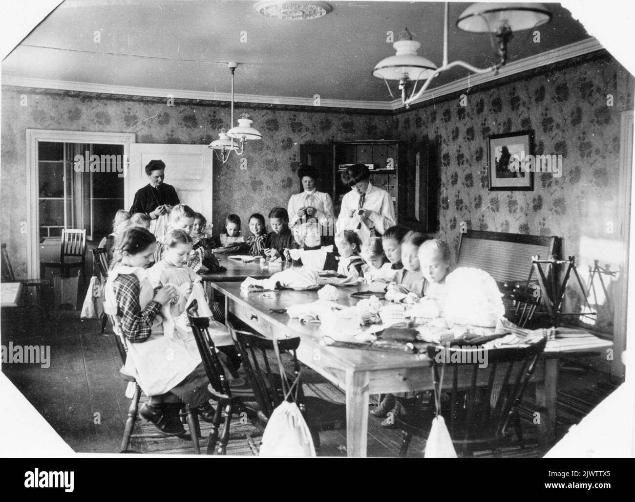 Workhouse children hi-res stock photography and images - Alamy