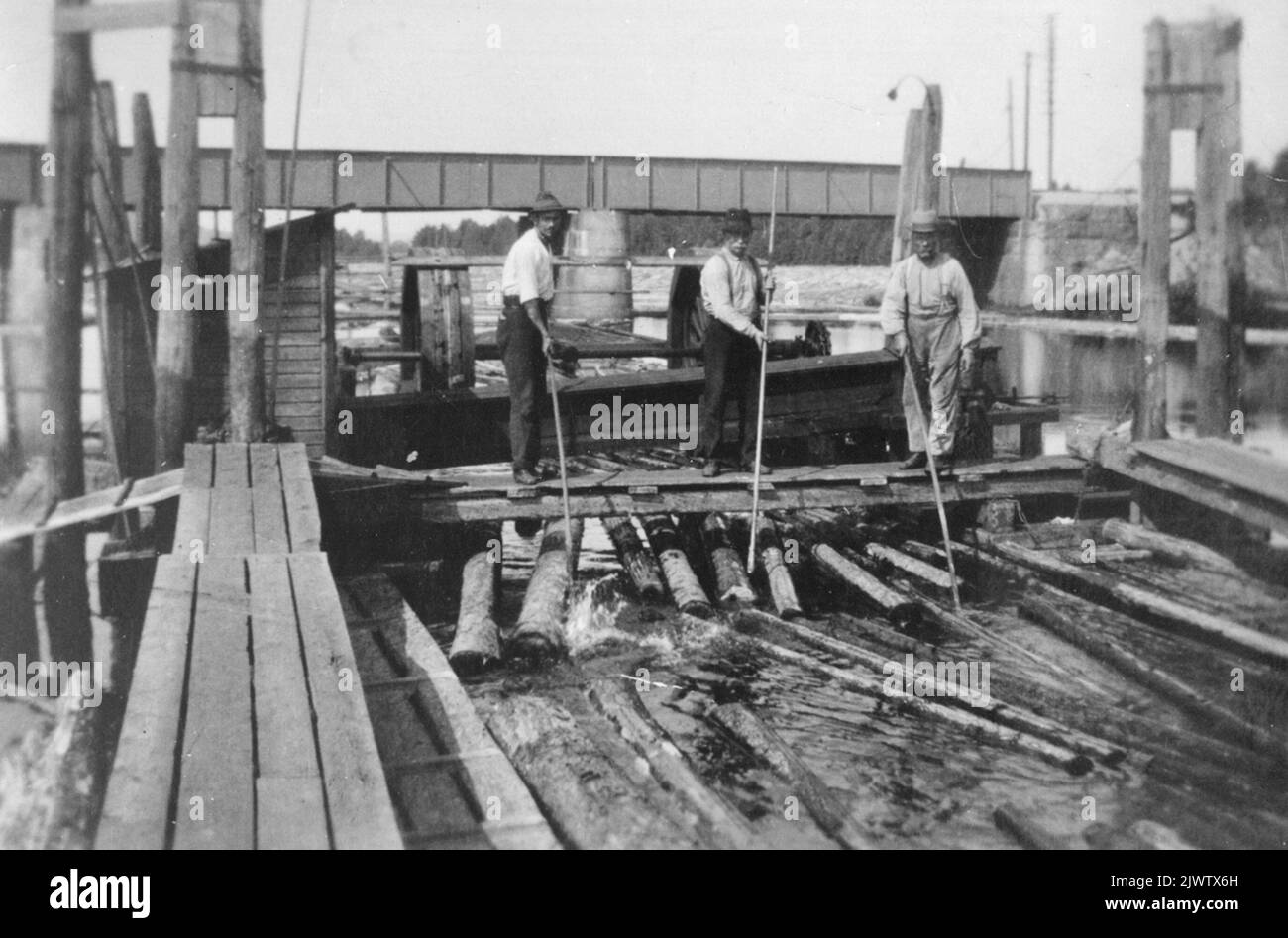 Three float at Genteve in Lake Hybos.V. 1?, 2 Olle Fredin d.ä. "Falk ...