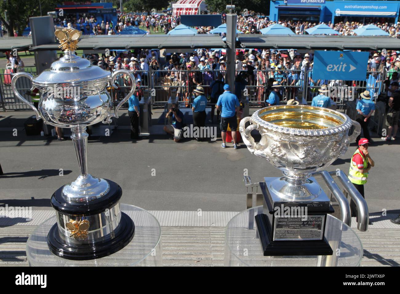 The official arrival of the men's and women's trophies at the ...
