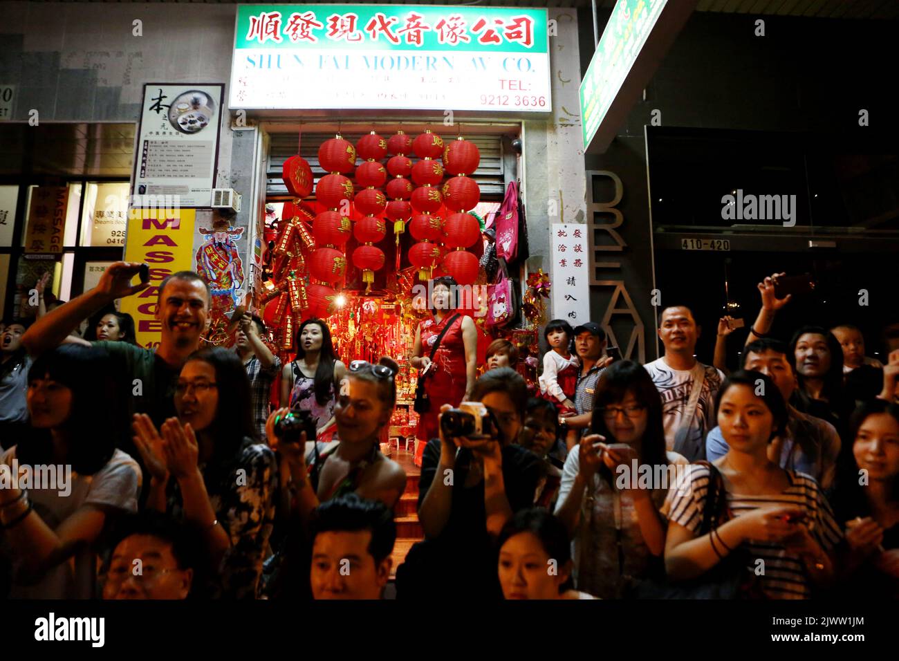 Performers in this years Chinese New Year Twilight Parade in Sydney ...
