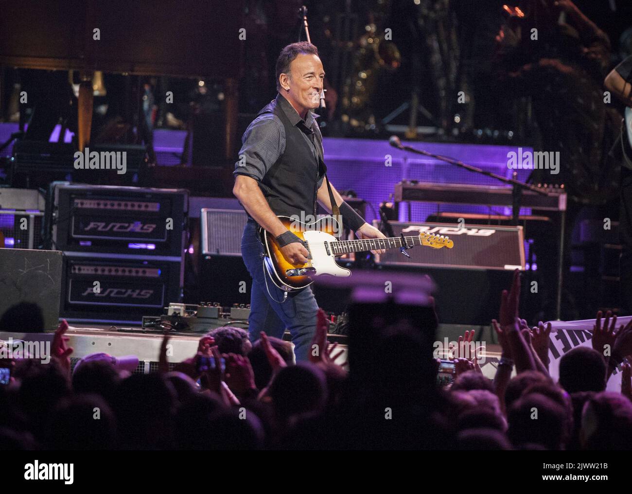 Bruce Springsteen kicks off his Australian tour at tonight's concert at ...