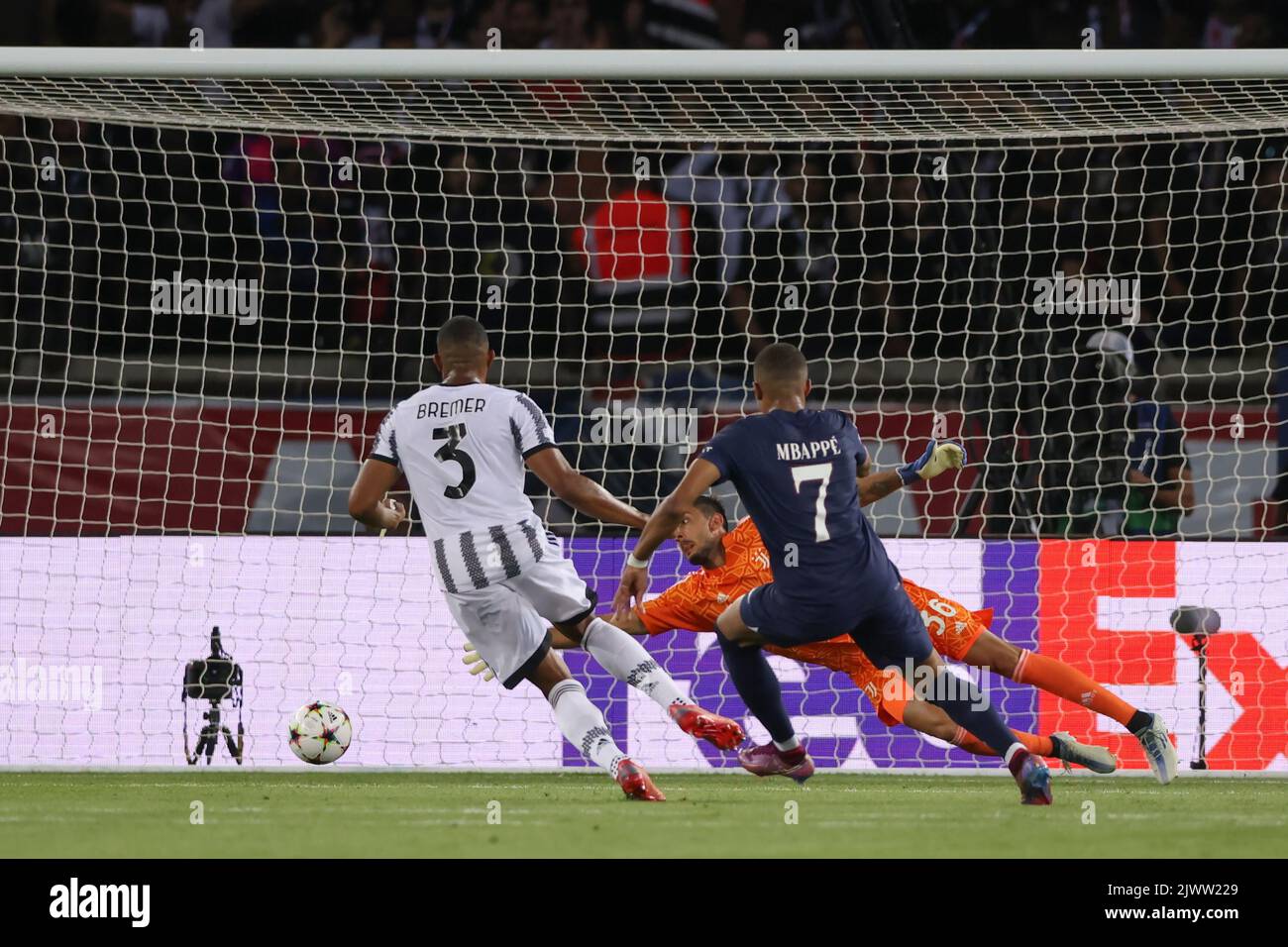 Paris, France. 6th Sep, 2022. Kylian Mbappe of PSG scores his second ...