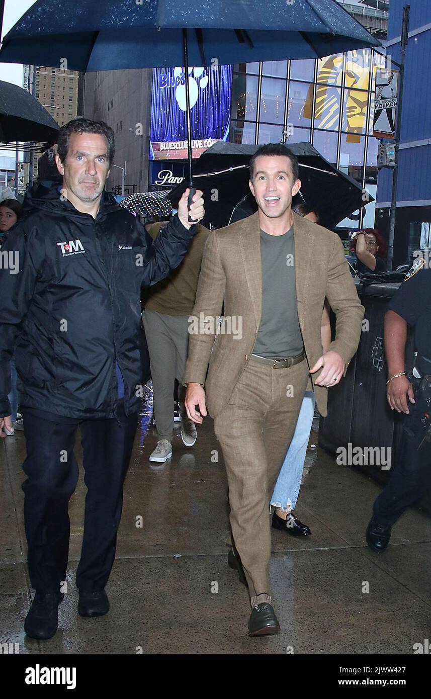 Ryan Reynolds And Rob McElhenny On Good Morning America -PICTURED: Rob ...