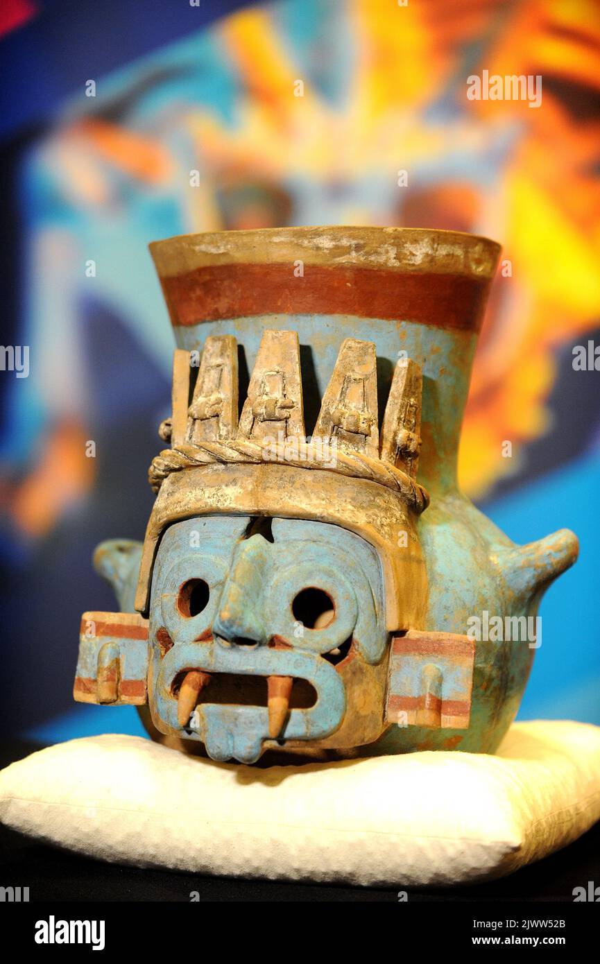 The 600 year old Aztec ceramic vessel is unveiled to the media at ...