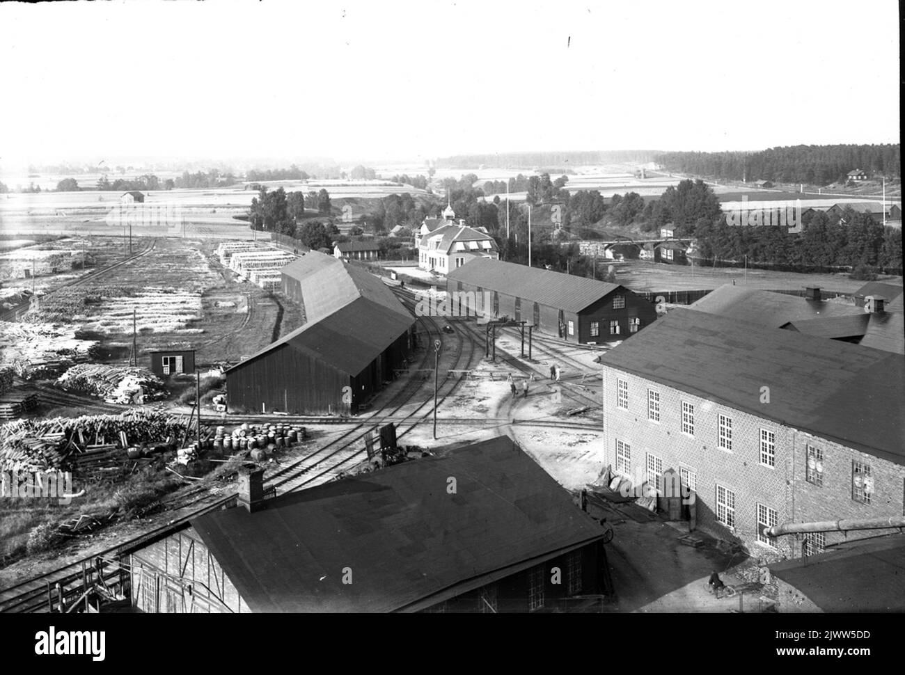 Railway platform zone hi-res stock photography and images - Alamy