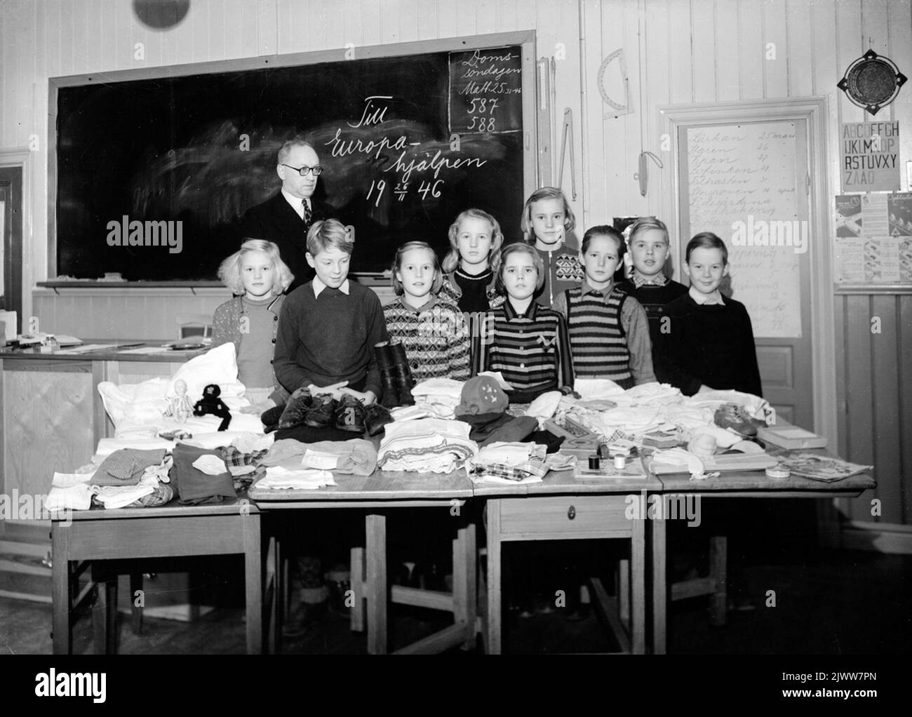 School class, European Aid. Photo in November 1946. Skolklass ...