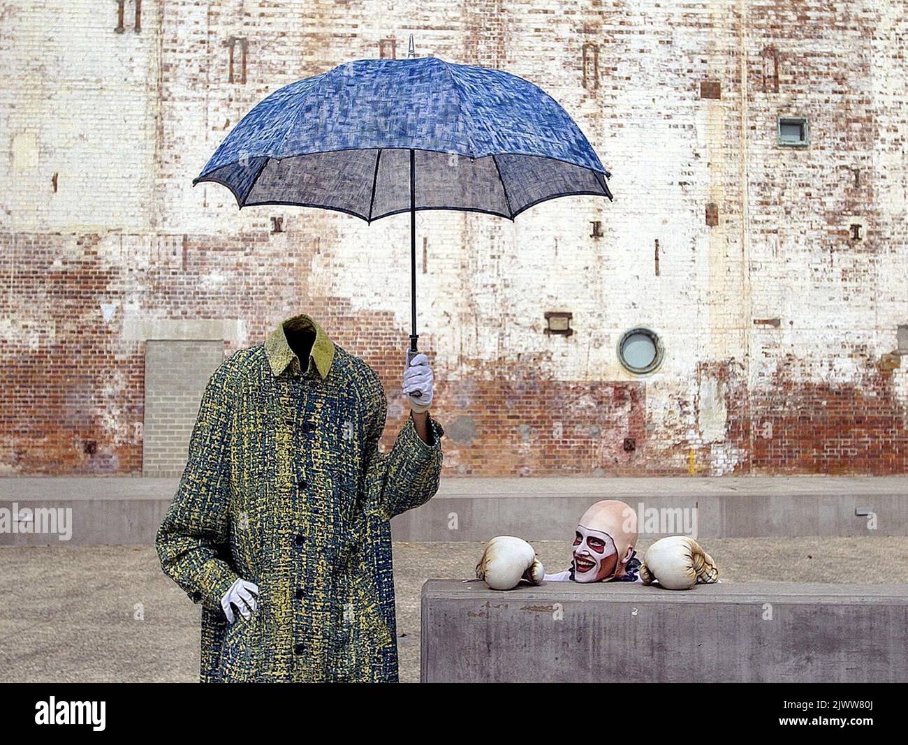 Quidam (l) and Boom Boom (r), performers in the new Cirque Du Soleil ...