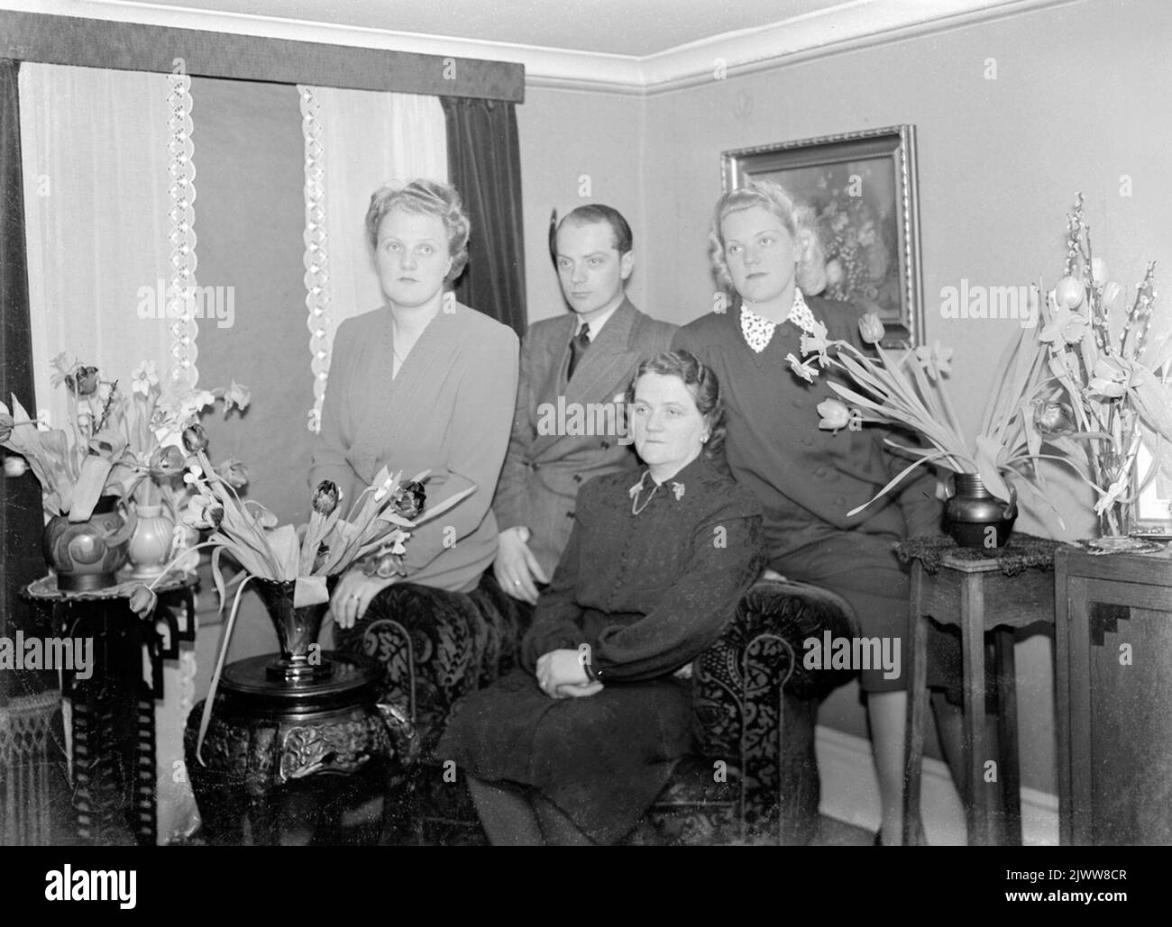 Mrs. Viberg, 50 years, housewife, with family (?). Photo in February ...