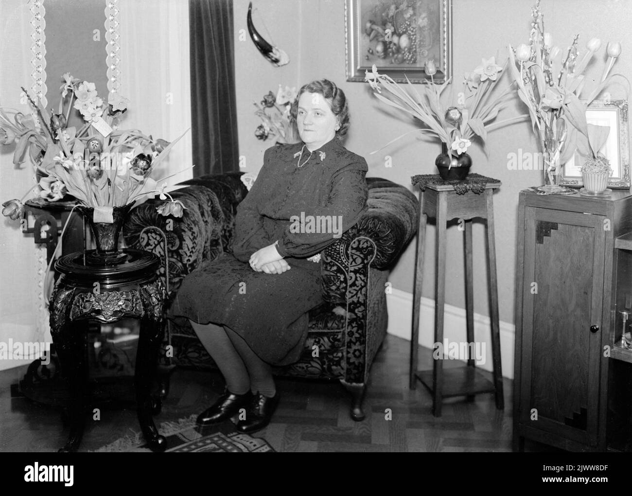 Mrs. Viberg, 50 years, housewife. Photo in February 1944. Fru Viberg ...