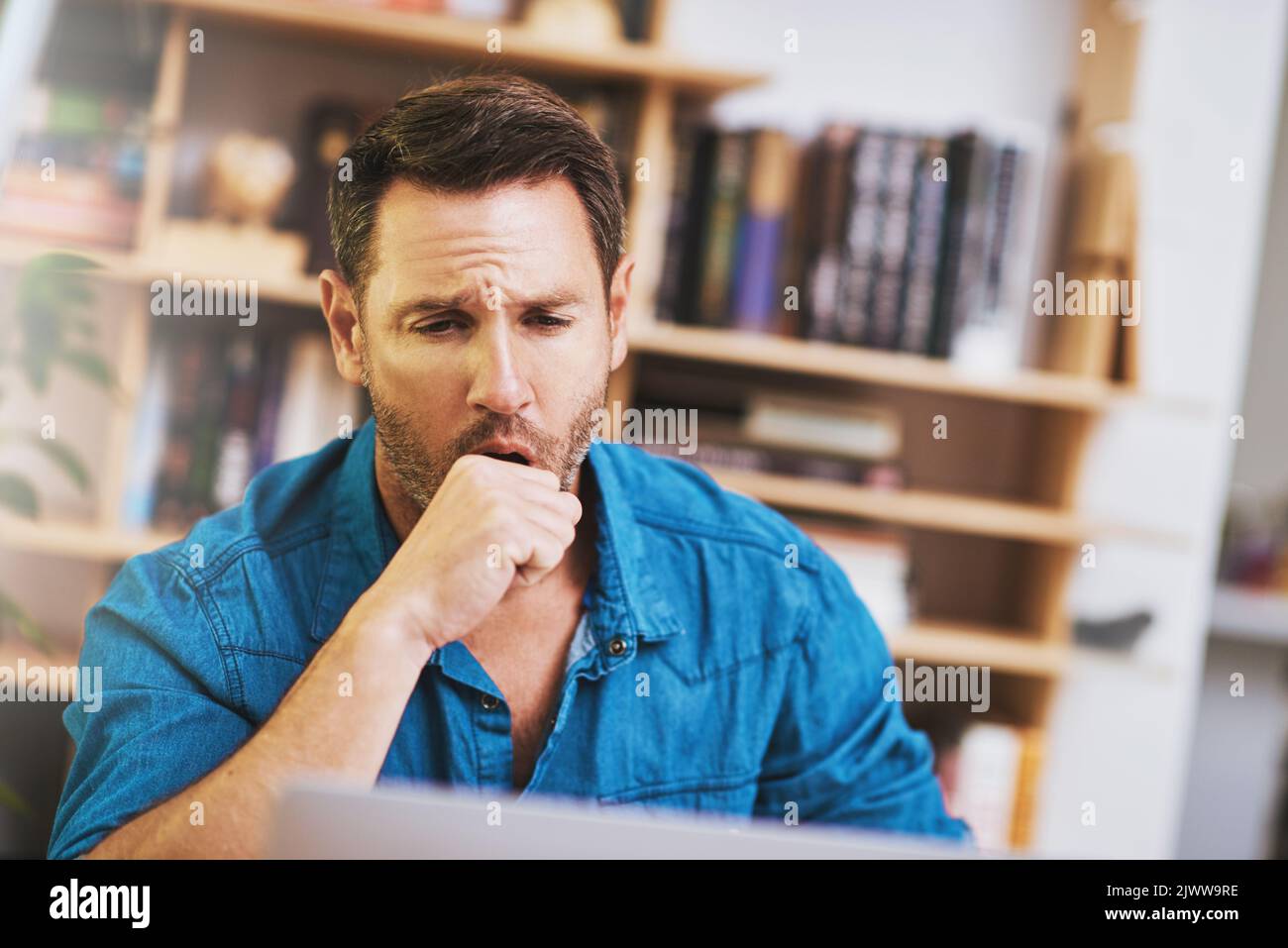 Tired looking man hi-res stock photography and images - Alamy