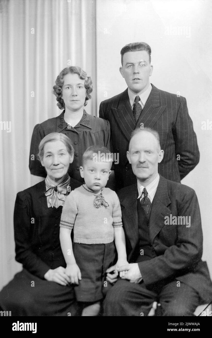The Lindberg family. Photo 1943. Familjen Lindberg. Foto 1943 Stock ...
