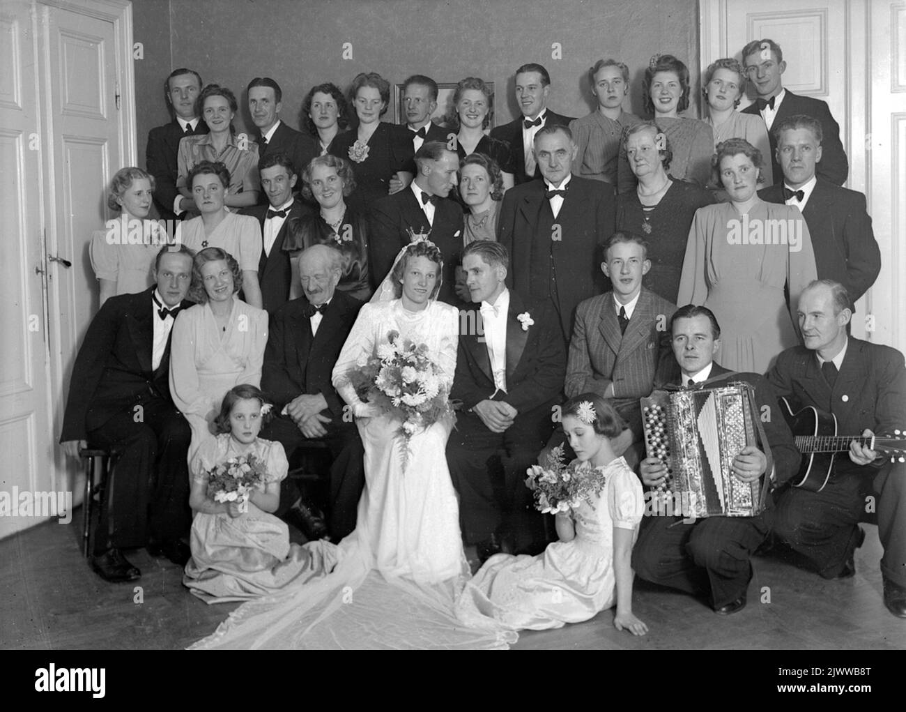 Wedding, southern dining room. Photo 1942. Bröllop, Södra matsalen ...