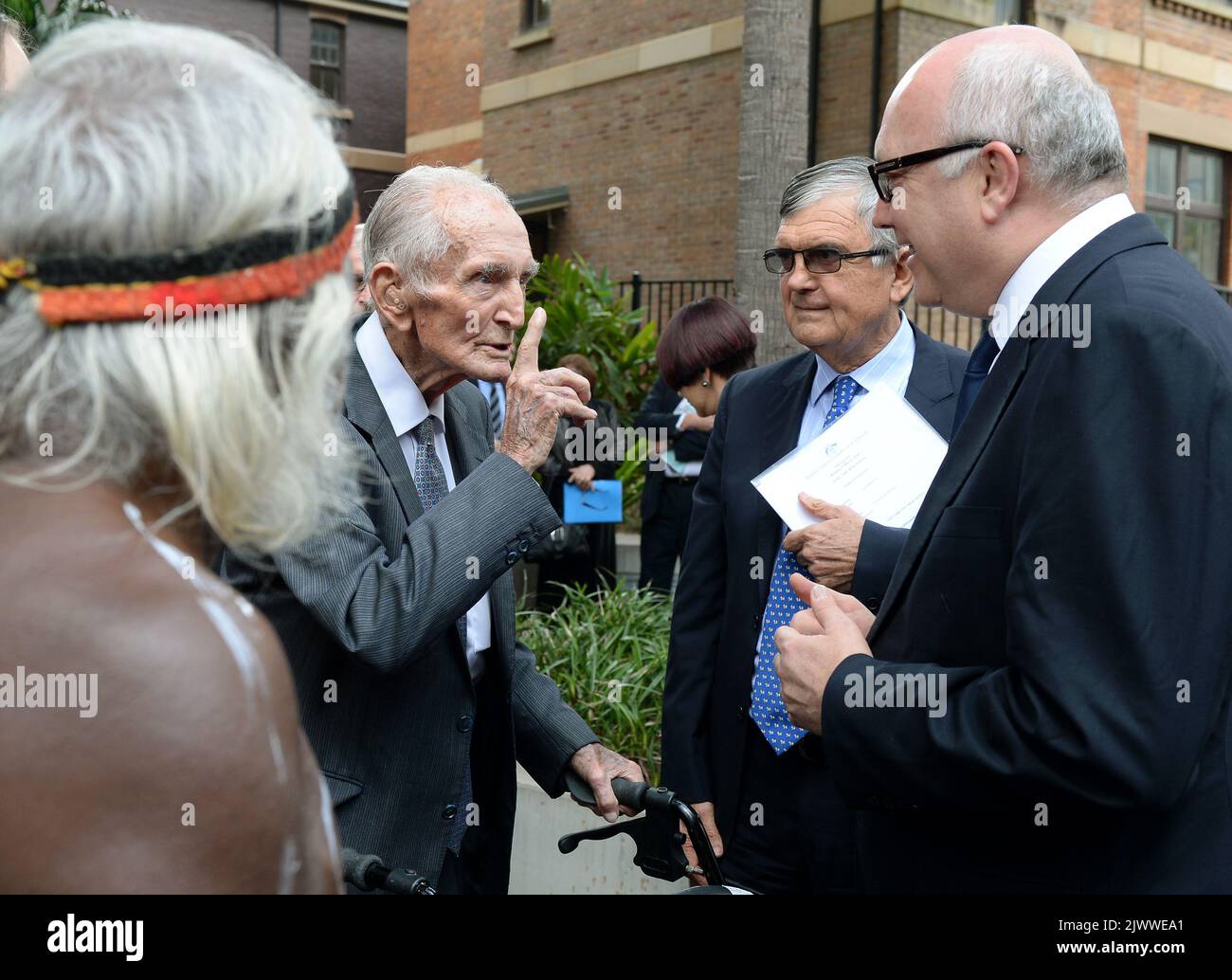 Sir John Carrick speaks with Attorney General George Brandis and Chief ...