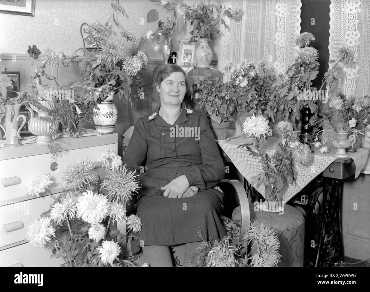 Ester Olsson, thrown, 50 years. Photo 1944. Ester Olsson, Kastet, 50 år ...