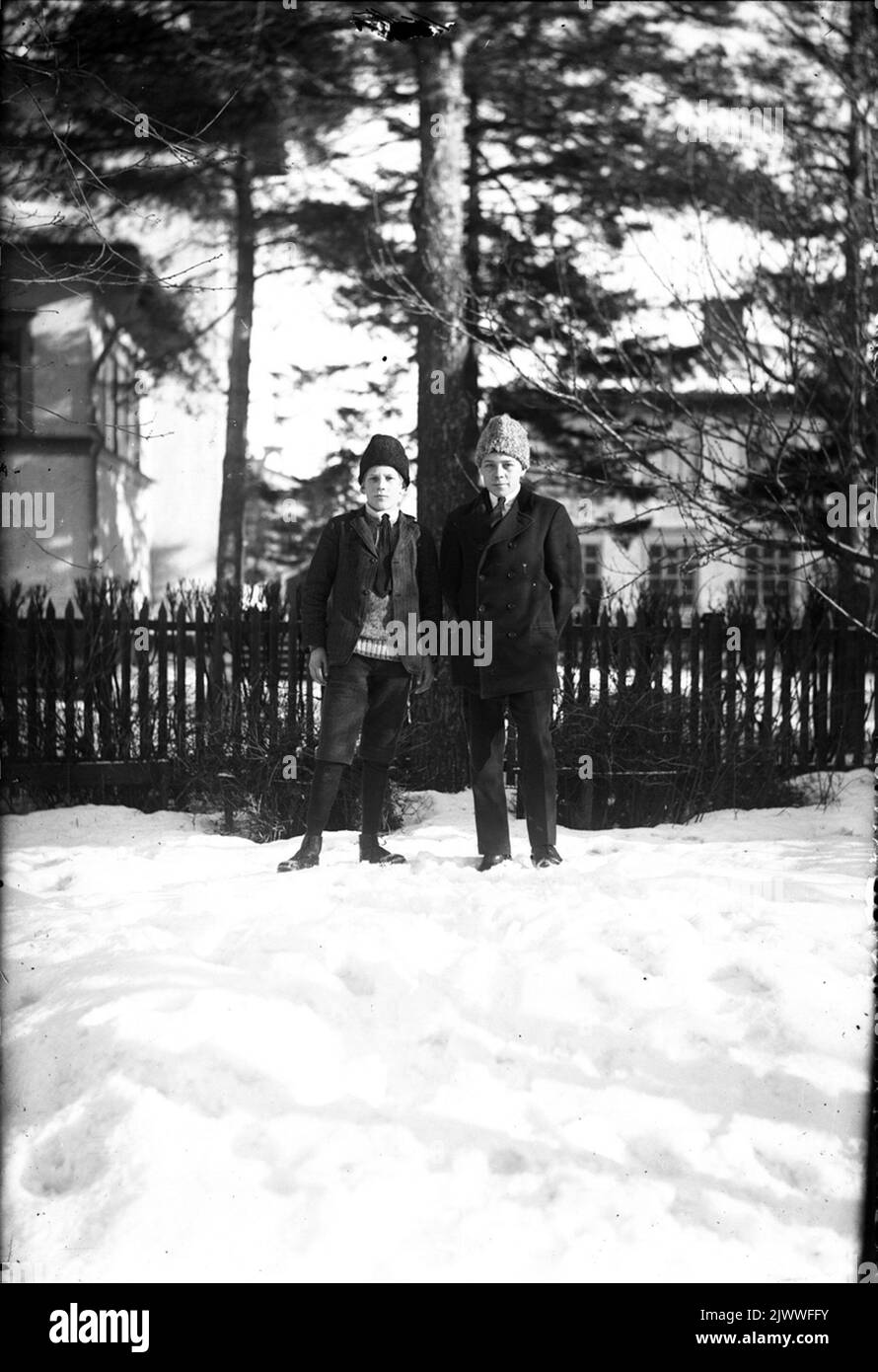 Boys brothers siblings Black and White Stock Photos & Images - Alamy